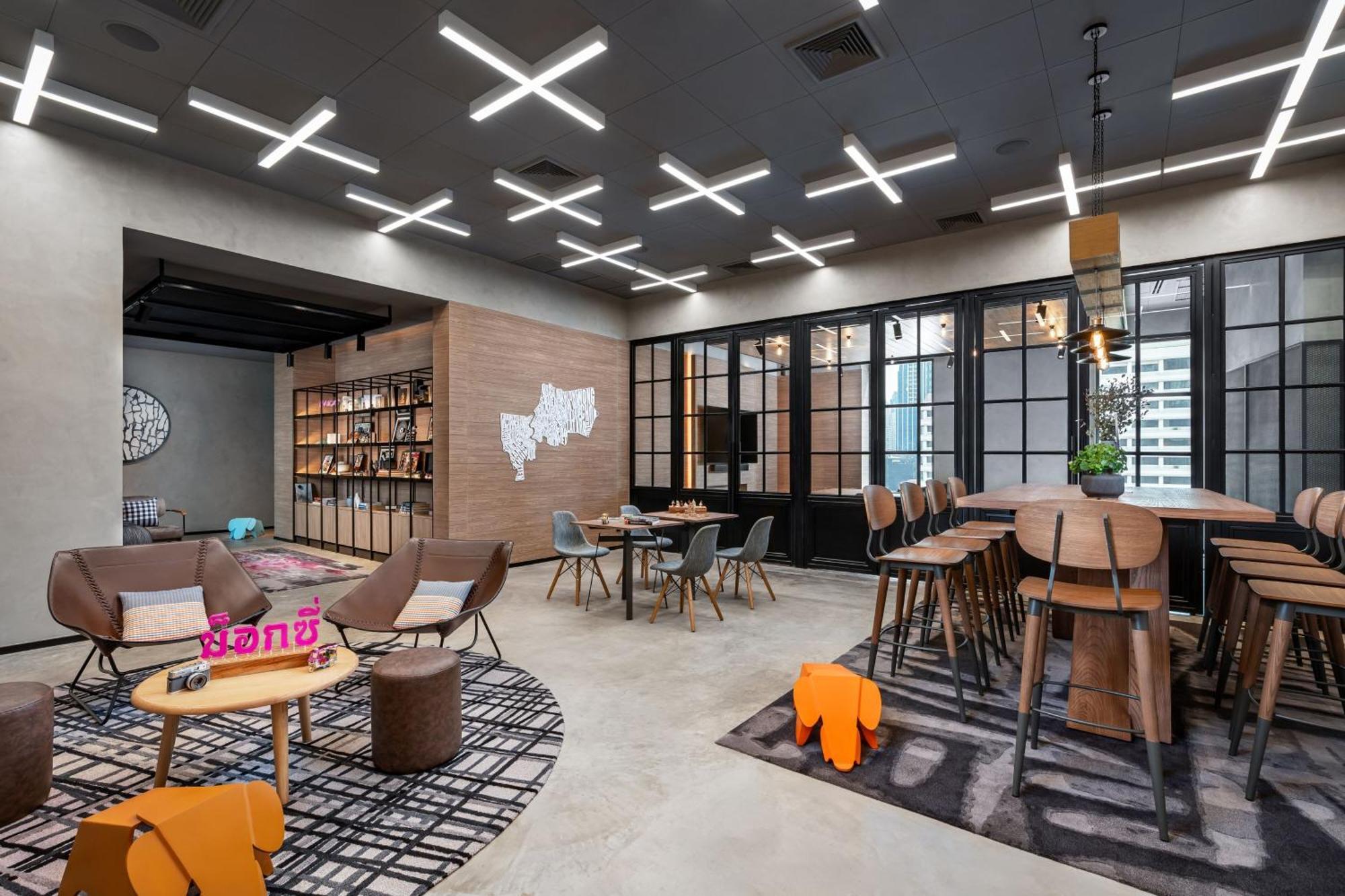 HOTEL MOXY BANGKOK RATCHAPRASONG, BANGKOK
